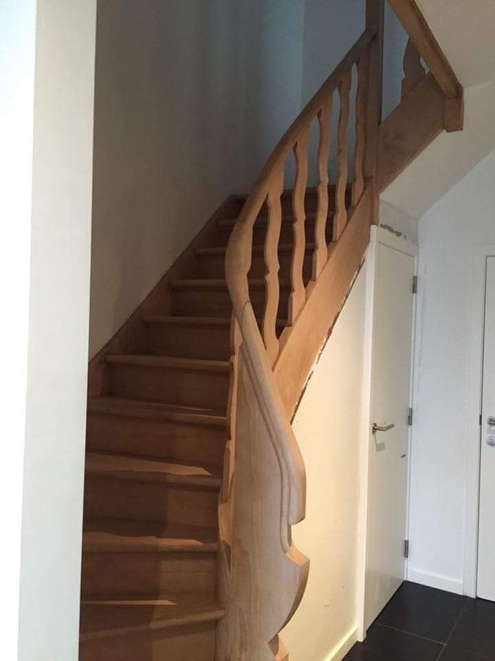 HOUTEN TRAPPEN GDB RENOVATIE