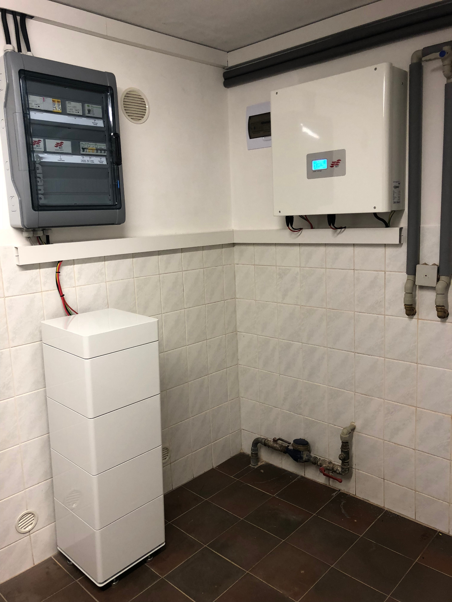 Hybridní fotovoltaické elektrárny RCT Power