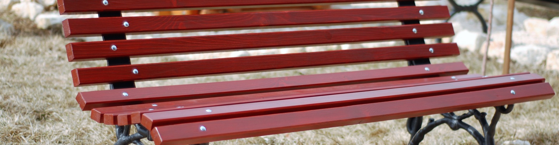 Modern városi támlás pad :: Streetbútor