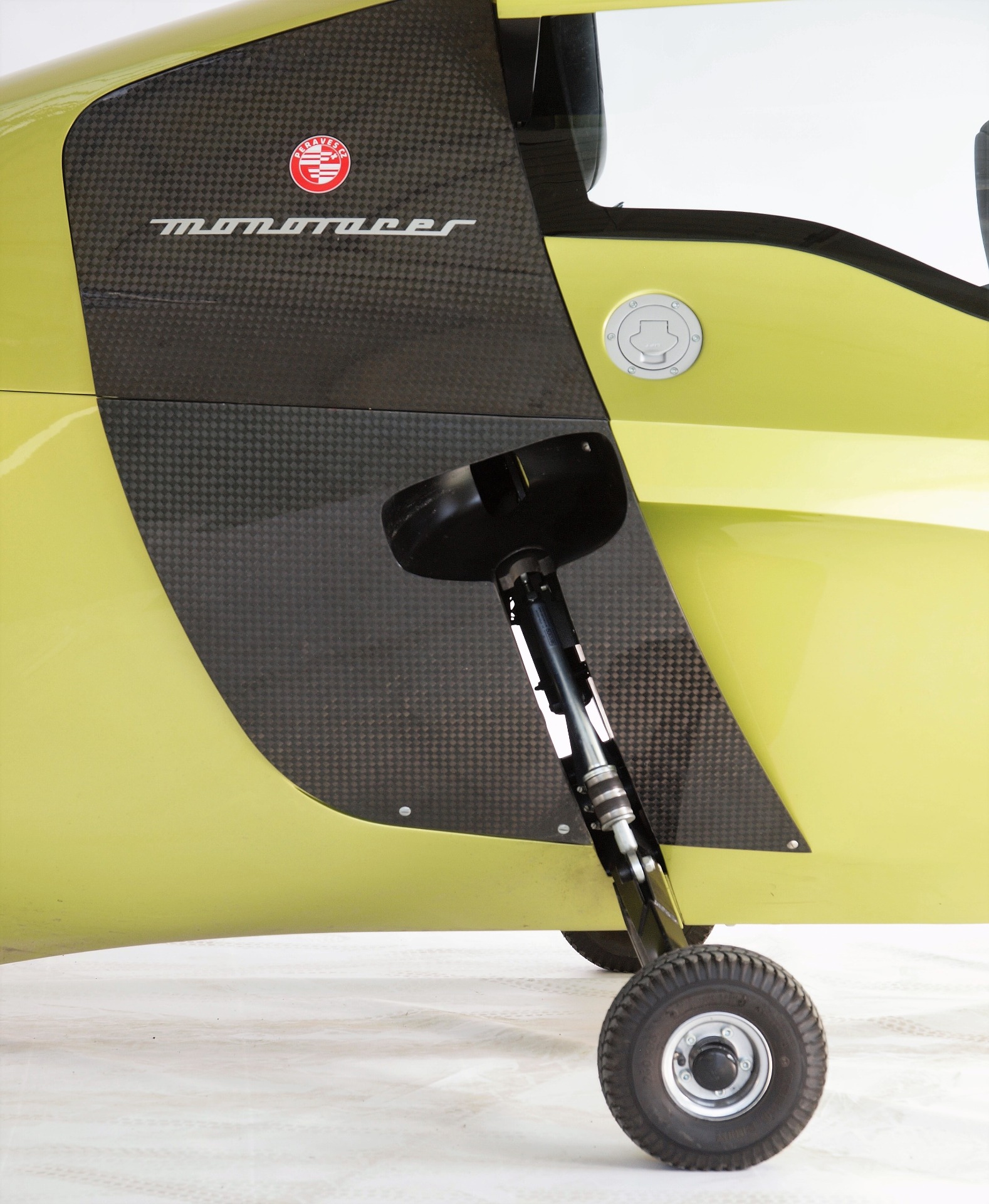 Monoracer Cabin Motorcycle | Electric version