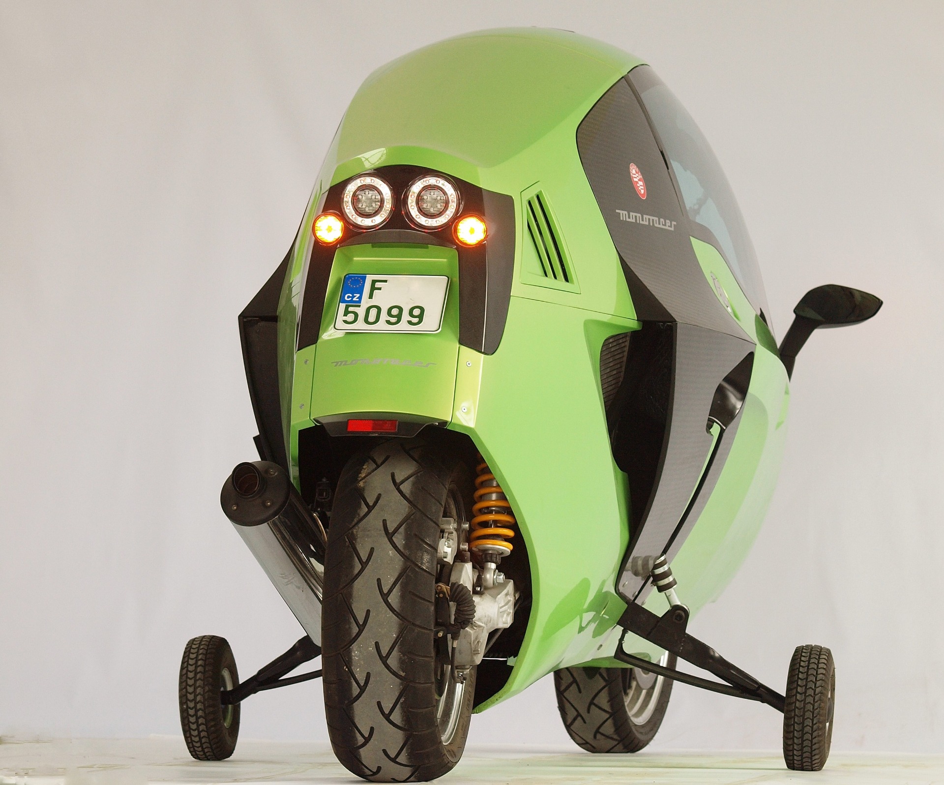 Monoracer Cabin Motorcycle | Adapted version