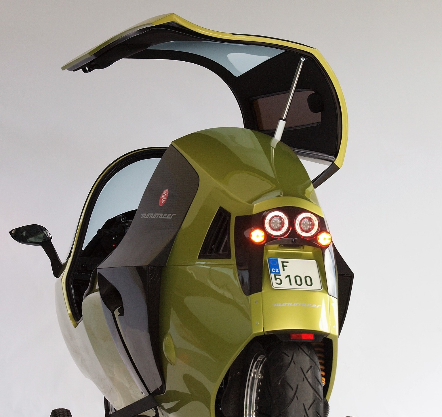 Monoracer Cabin Motorcycle | Electric version