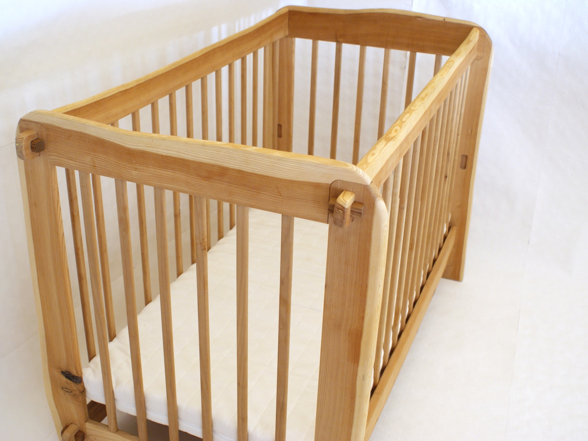 Organic Live Edge Natural Crib