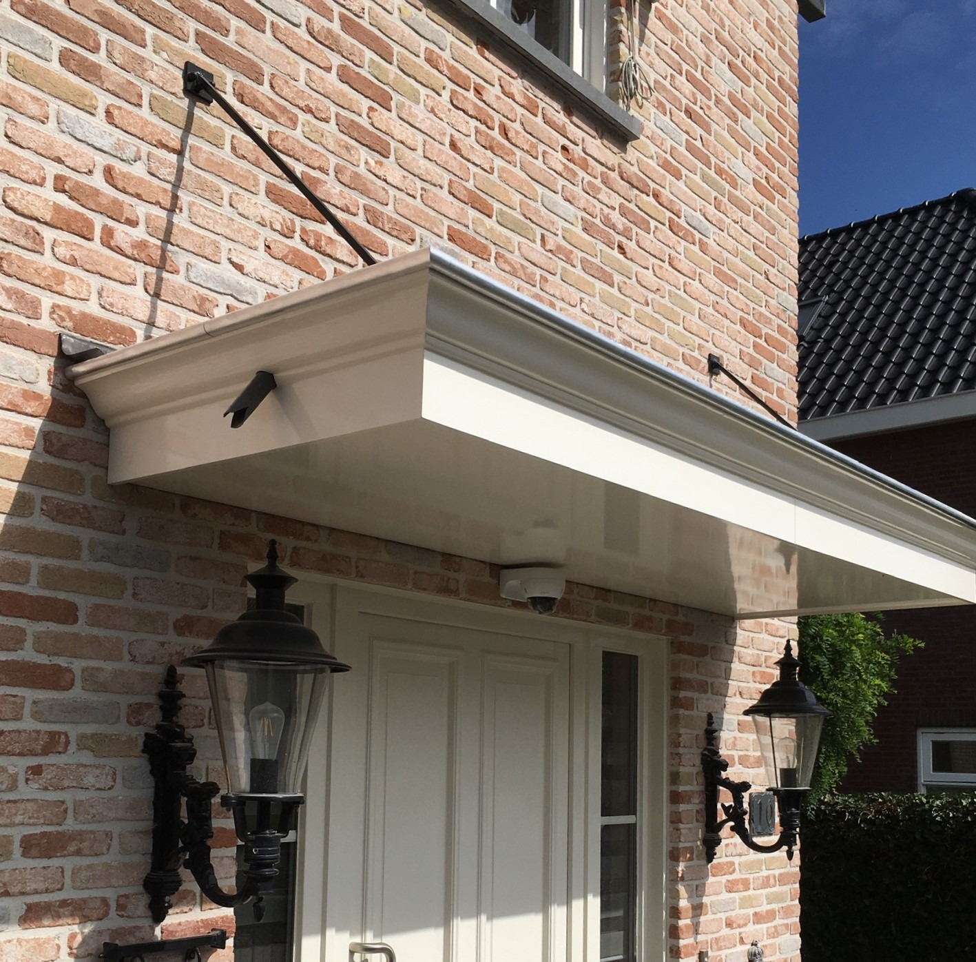 Stijlvolle houten deurluifels