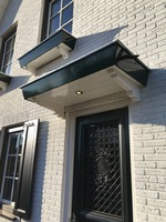 Stijlvolle houten deurluifels