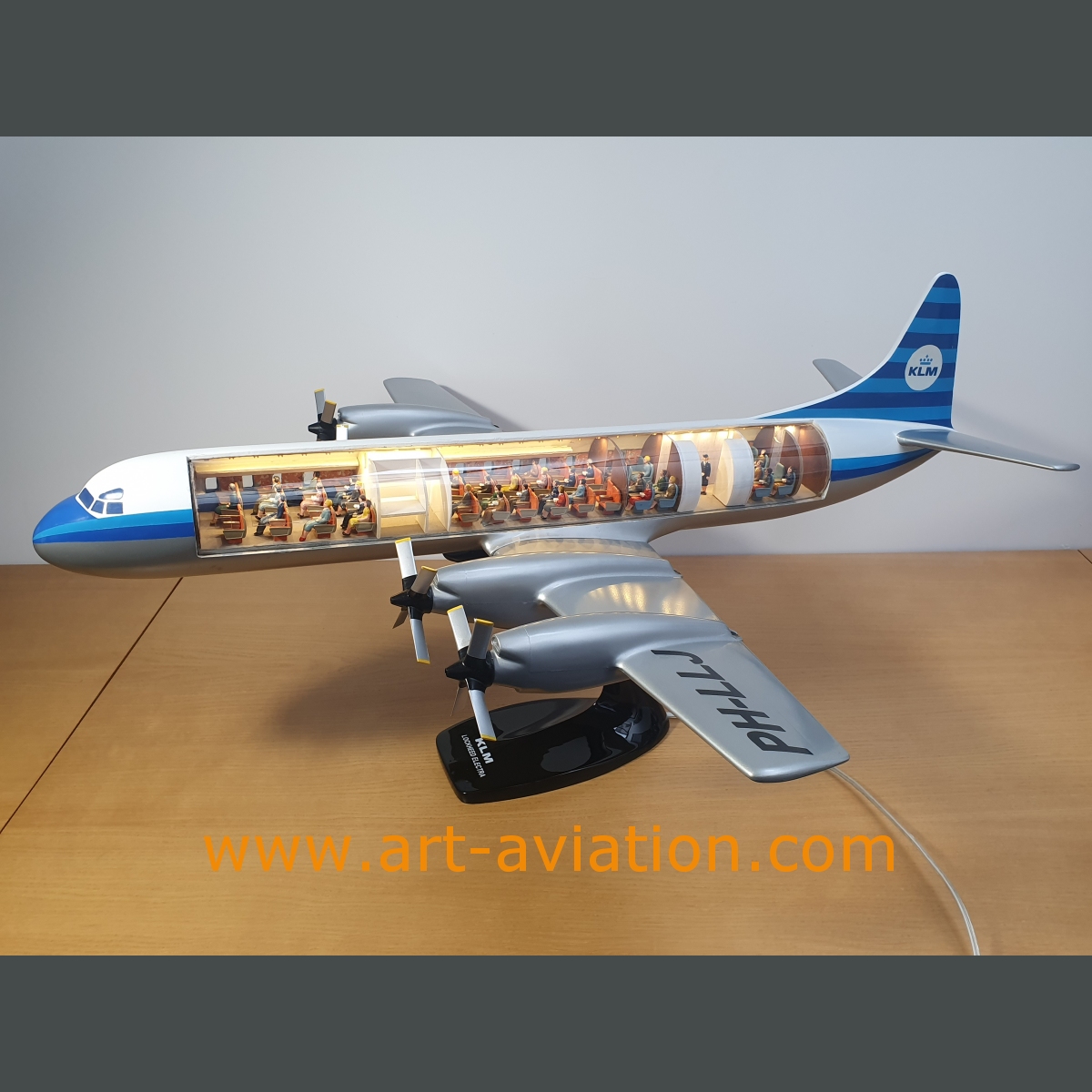 ACHAT VENTE Spécialiste Maquettes d'avions cutaways airplane models