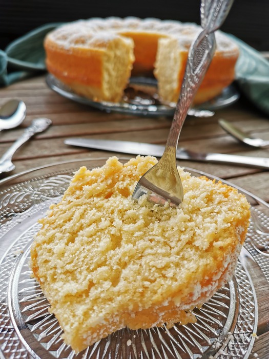 Saftiger Mandel-Rührkuchen :: Bella-cooks-and-travels